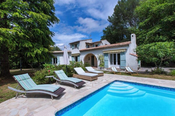 La Saliniere - Four Bedroom Apartment, Sleeps 8 - Biot
