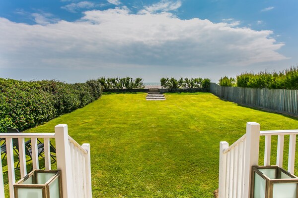 Sunshine Beachfront Property In Bracklesham Bay - West Wittering
