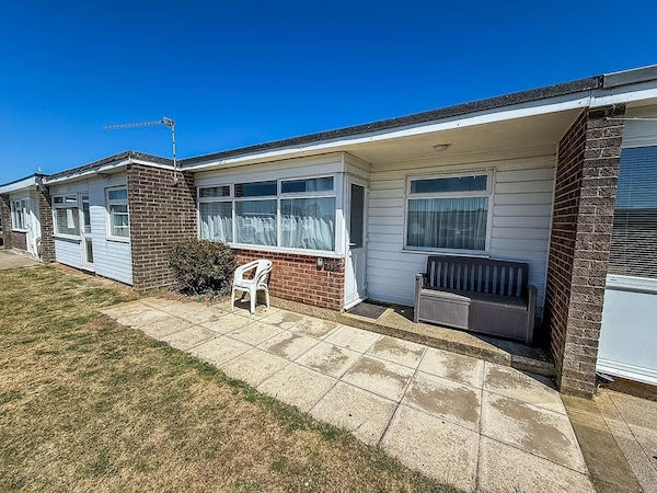 Lovely 4 Berth Chalet For Hire At California Sands In Norfolk Ref 52350cs - Great Yarmouth