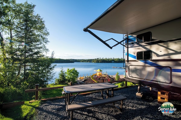 Rv 8 Lake View With Double Over Double Bunks For The Kids! - 肯諾拉