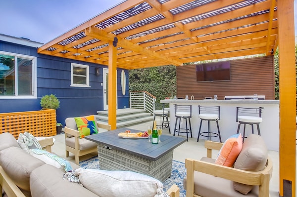 Windansea Family Retreat - A Beautiful 3bd Fully Renovated Home Walking Distance To The Beach. - Del Mar, CA