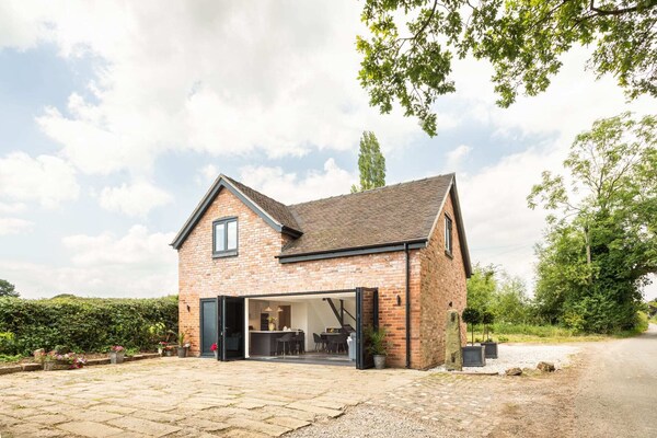 Host & Stay | The Stable - Tutbury Castle