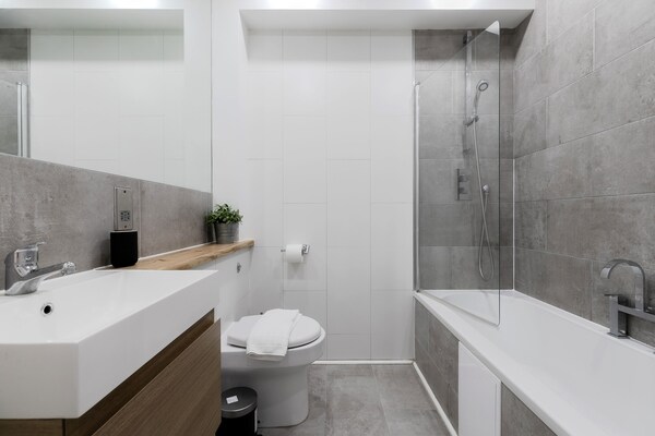 Wonderful 2 Bedrooms One Bathroom Near Portobello - バーンズ