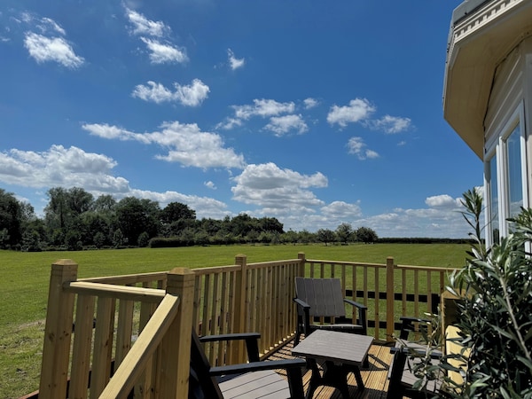 The Granada, Pet Friendly, With A Garden In St. Osyth - Clacton-on-Sea