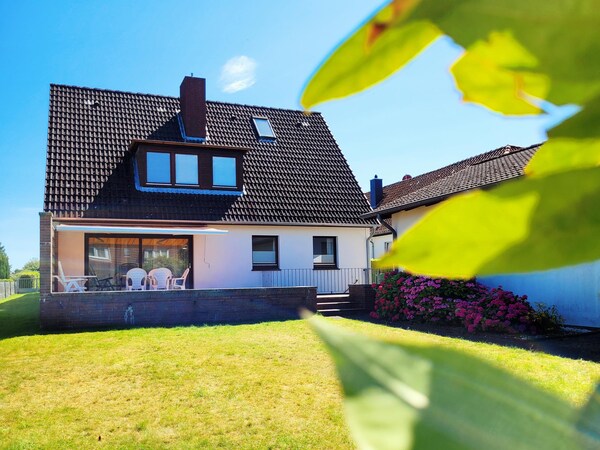 Strandoase Für Gruppen - Ferienhaus Mit Garten Und Idyllischer Ruhe - Scharbeutz