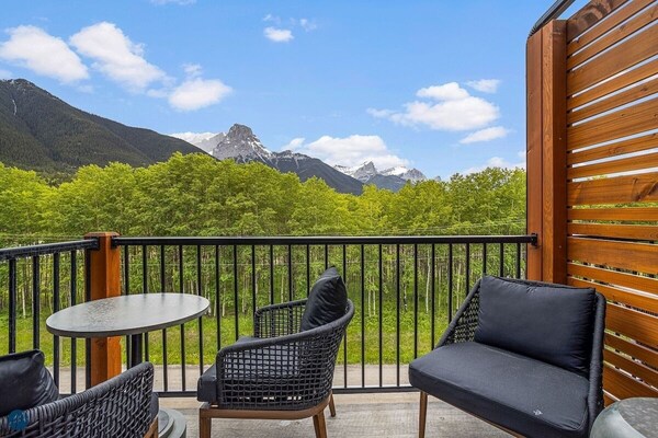 2 Bed/2 Bath Sparrowhawk Resort-top Floor-sleeps 6 - Alberta