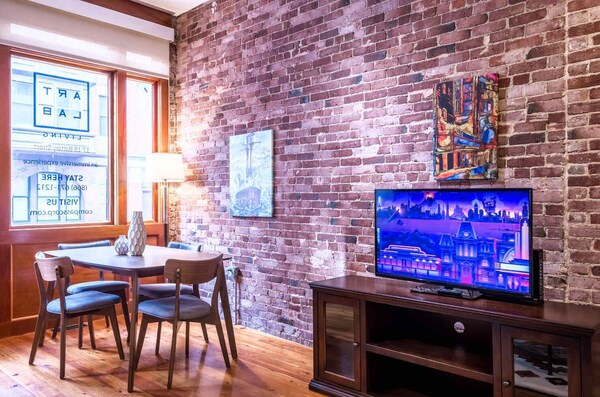 Historic Brick Apt North End - Boston