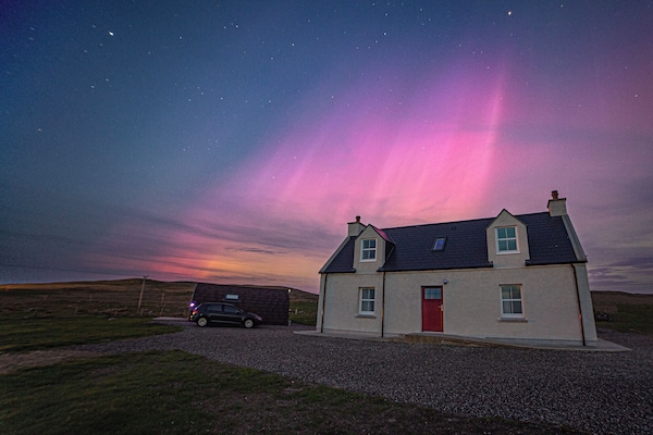 3 Sollas, Pet Friendly, With A Garden In Sollas, Isle Of North Uist - North Uist