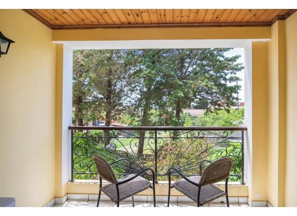 Apartment 'Fedra Two-bedroom Bungalow' With Shared Pool, Wi-fi And Air Conditioning - Corfu