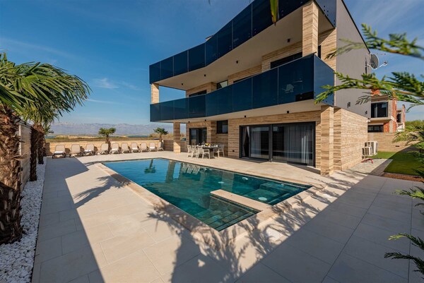 New And Modern Villa For 10 Persons | Sea View | Private Swimming Pool - Privlaka