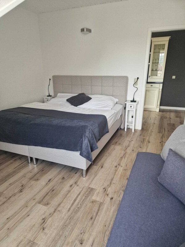Ferienwohnung Mit Voll Ausgestatteter Küche, Extra Schlafzimmer & Wanne Im Bad - Erfurt