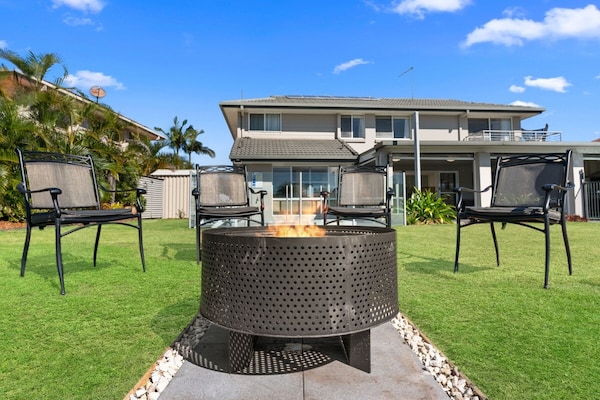 Seanna Blue: Relax & Indulge On The Canal - Sandstone Point