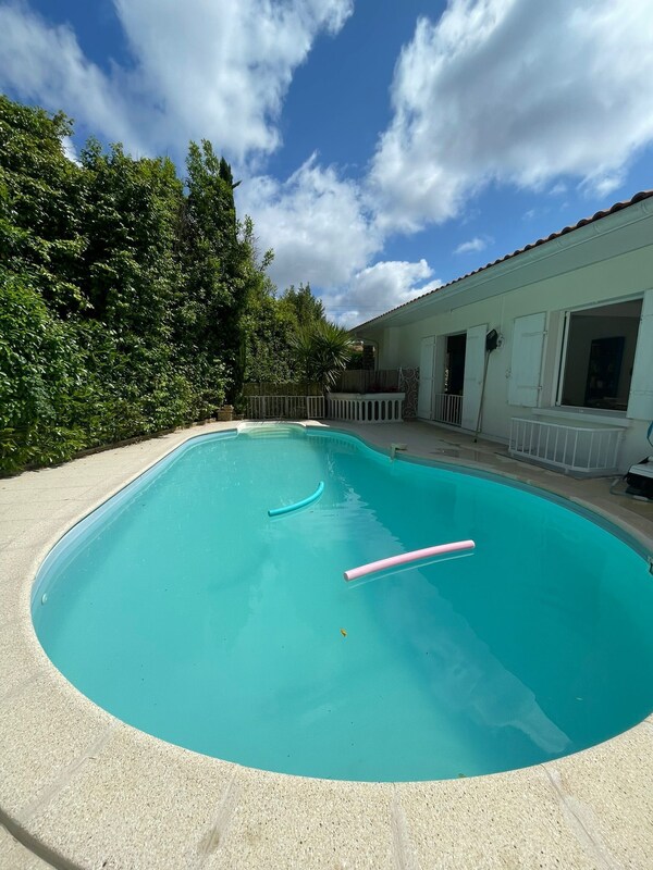 Spacious Family Home With A Private Swimming Pool In Biarritz - Anglet