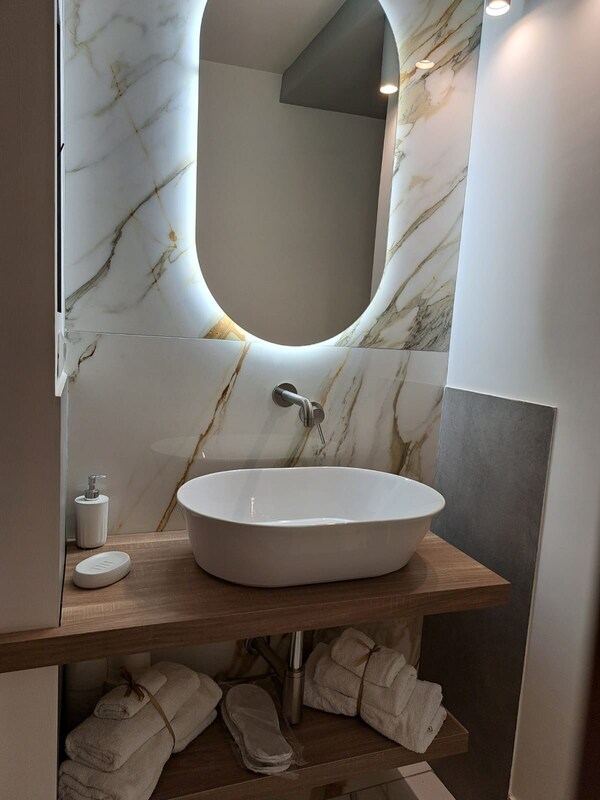 Elegant Suite In The Heart Of Naples - Nápoles