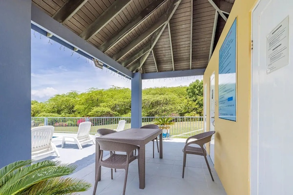 Luxury Suite, Beachchairs, Coffee & Bikes, 6pp - San German