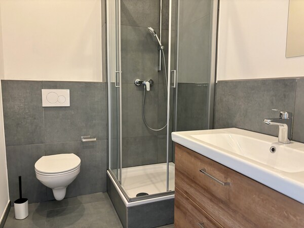 Apartment Mit Küche, Badezimmer Und 2 Schlafzimmer - Leimen