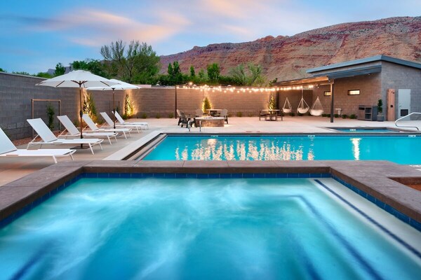 Downtown Moab Getaway Starts Here | Ideal For Family Stay | Pool & Free Parking - Moab, UT