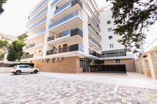 Door 29 - Int. 14 Room - Barletta