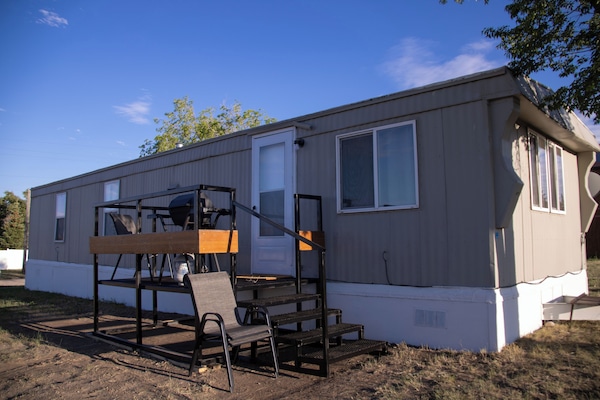 Cozy 2-bedroom Mobile Home In Lovely Encampment With Ac, Wifi - Wyoming