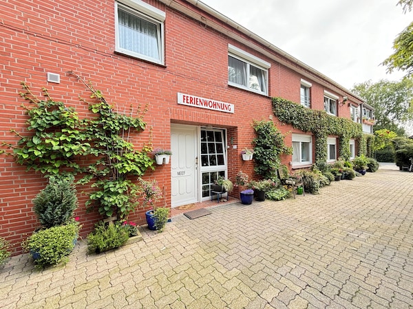 Gemütliche 2-raum-wohnung, 2 Pers., Emden Am Deich, Parkplatz, Grillplatz, Wlan - Emden