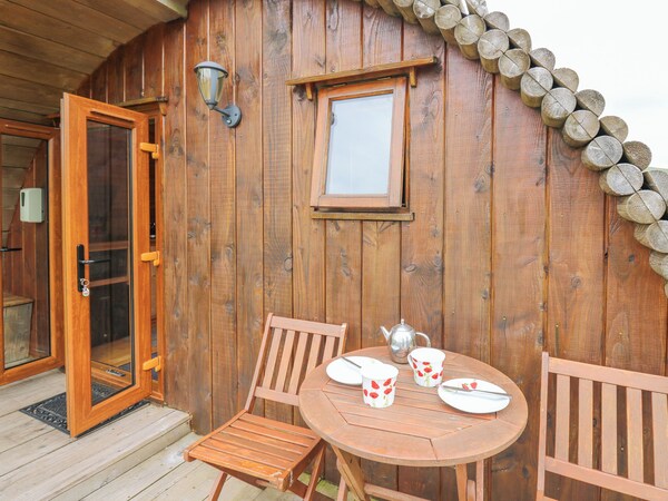 Oak View, Romantic, With Hot Tub In Llandovery - Llandovery