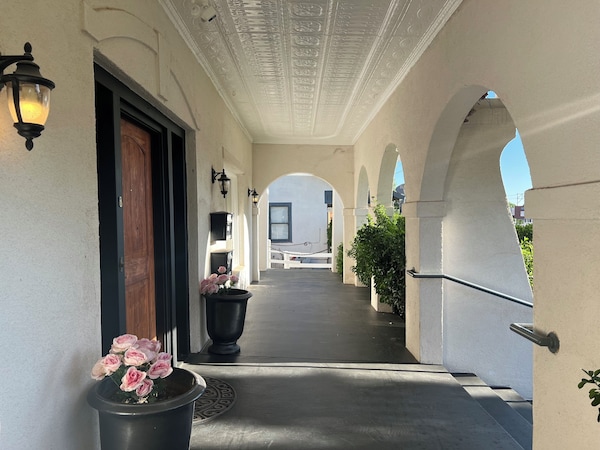 The Palace With Private Hot Tub, Sauna & Fitness Room. - Roswell, NM