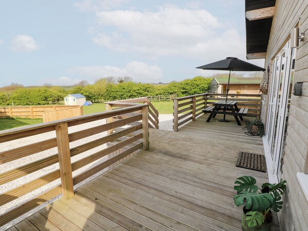 Monks Rest, Pet Friendly, Country Holiday Cottage In Monknash - Vale of Glamorgan