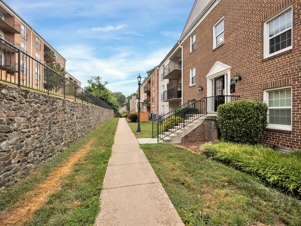Free Parking, Near Old Town, Dc Monuments,  Mgm Casino, And Airport - Alexandria, VA