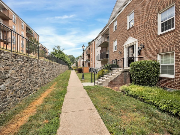 Free Parking, Near Old Town, Dc Monuments, Mgm Casino, And Airport - Alexandria, VA