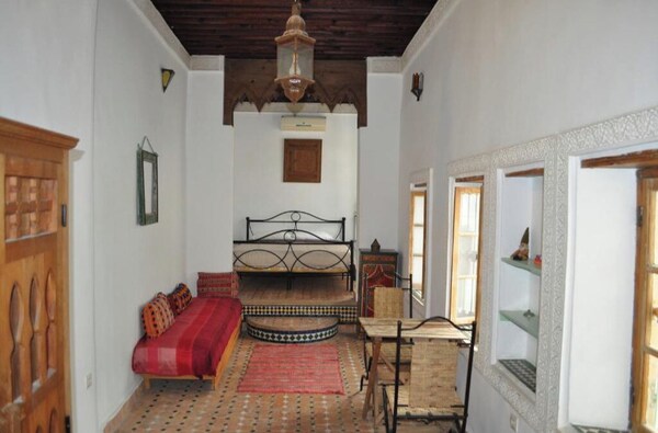Riad Center Of M'hamid Hhdbdjlc Funsjjfndidksndukdk'dk'dhj - Mhamid