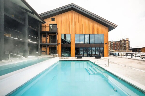 Adventure-ready Lodge W/ Private Ski Lockers & Steps From Gondolas - Jackson, WY