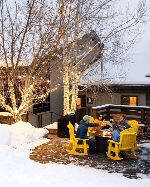 2 Scenic Mountain View Rooms For Families, Couples - Free Parking Included - Steamboat Springs, CO