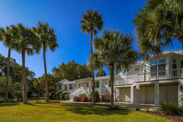 Tropical Lowcountry Seaside Retreat With Private Pool, Sundeck, Gorgeous Landscaping & 21 Palm Trees - Mount Pleasant, SC