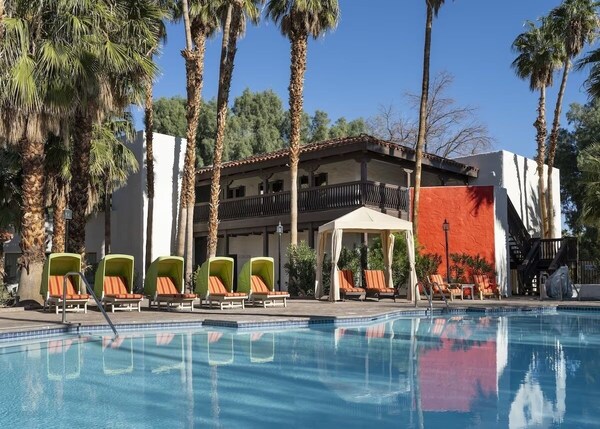 Spacious Poolside Room In Elegant Desert Resort! 5 Pools & Hot Tub Fun - Borrego Springs, CA