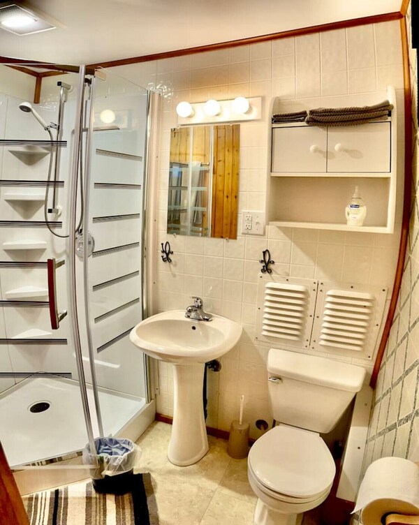 Quaint Riverside Cabin # 1 - Blairmore