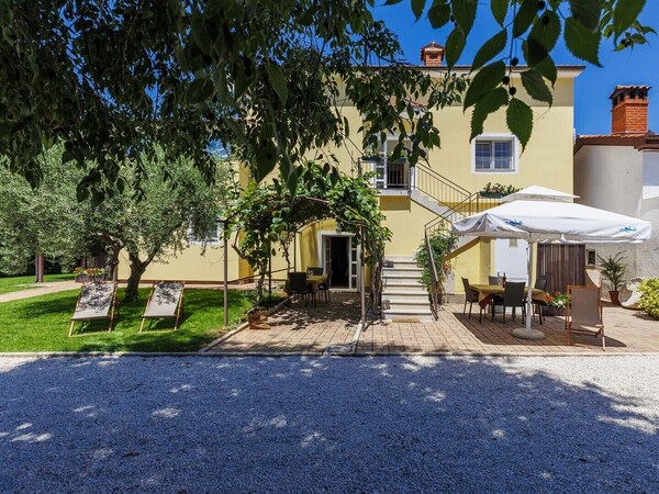 Nino With Shared Pool / One-bedroom A1 With Balcony - Vrsar