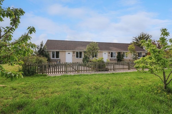 Mallard, Pet Friendly, With A Garden In Highbridge - Burnham-on-Sea