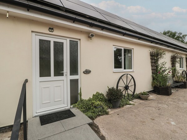 Swallows Nest, Pet Friendly, With A Garden In Welland - Malvern