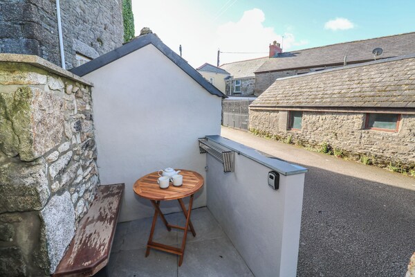 The Old Dairy Barn, Pet Friendly, With A Garden In St Just - Sennen