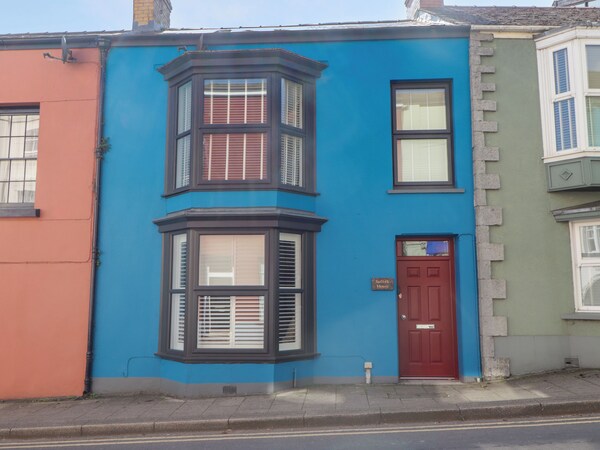 Suffolk House, Pet Friendly, With Open Fire In Narberth - Narberth