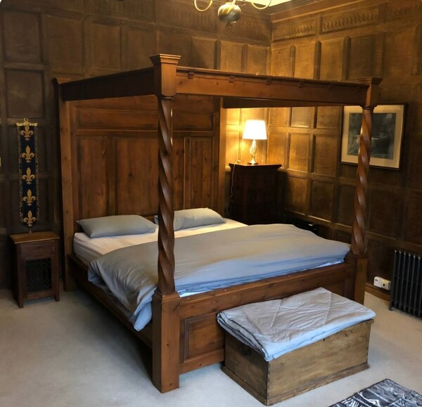 Fairytale Castle Close To Alton Towers: Inquire For Cheaper Quote Now! - Cheshire