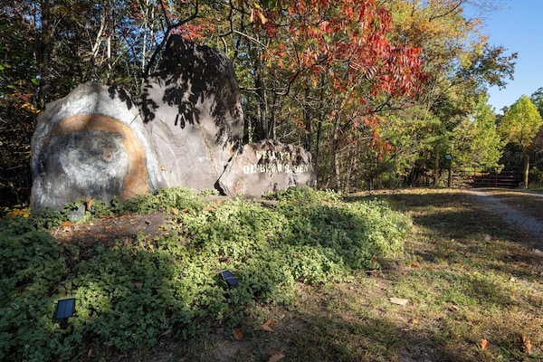 Secluded Mountain Getaway - 1 Cozy Tiny Home With Spectacular Views - Chilhowee Lake, TN