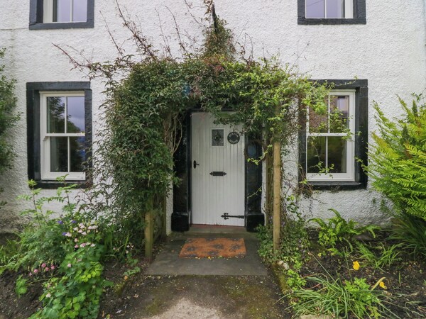 Burton House, Pet Friendly, With Open Fire In Burton-in-lonsdale - Ingleton