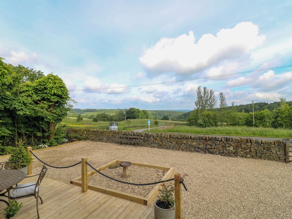 Cherry Tree Cottage, Pet Friendly, With Hot Tub In Chesterfield - Chesterfield