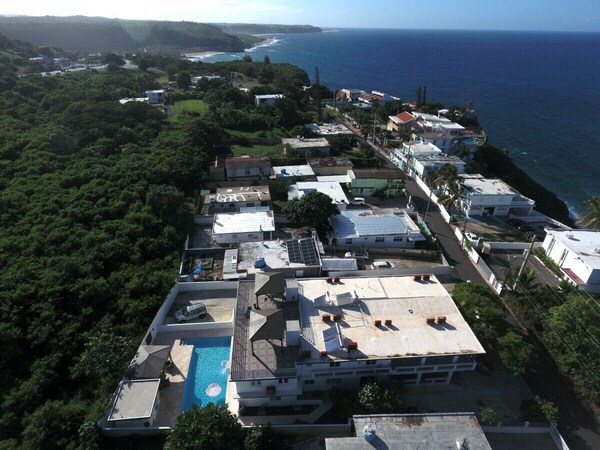 3-bedroom House With Pool - Isabela