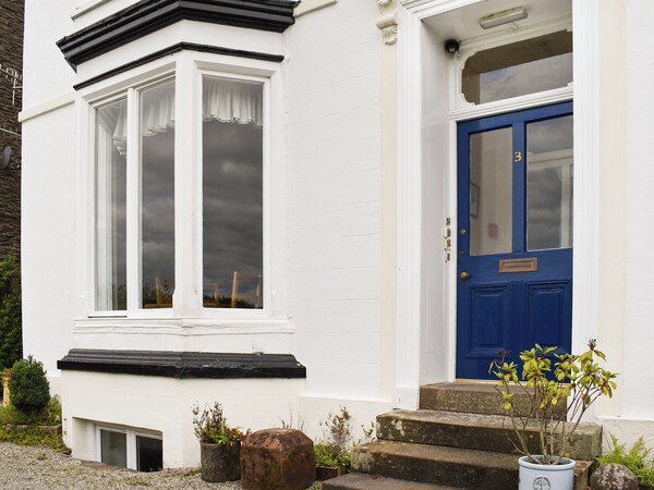 2 Bedroom Accommodation In Bowness-on-windermere - Windermere