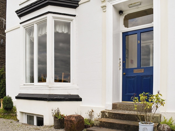 2 Bedroom Accommodation In Bowness-on-windermere - Windermere