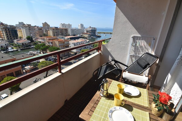 Encantador Estudio En Alquiler En Roses, Costa Brava. Capacidad Para 3 Personas. Con Piscina Y Cerca De La Playa. Internet Wi-fi Gratuito. ¡Reserva Ahora! - El Port de la Selva