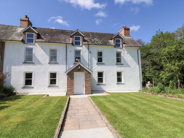 Glanduad Fawr, Pet Friendly, With Open Fire In Newport, Pembrokeshire - Saint Dogmaels