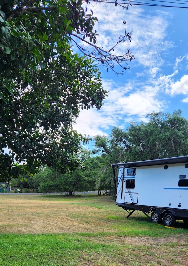 Single, Couple, Bring The Kids, Near Austin And Lakeway - Austin, TX